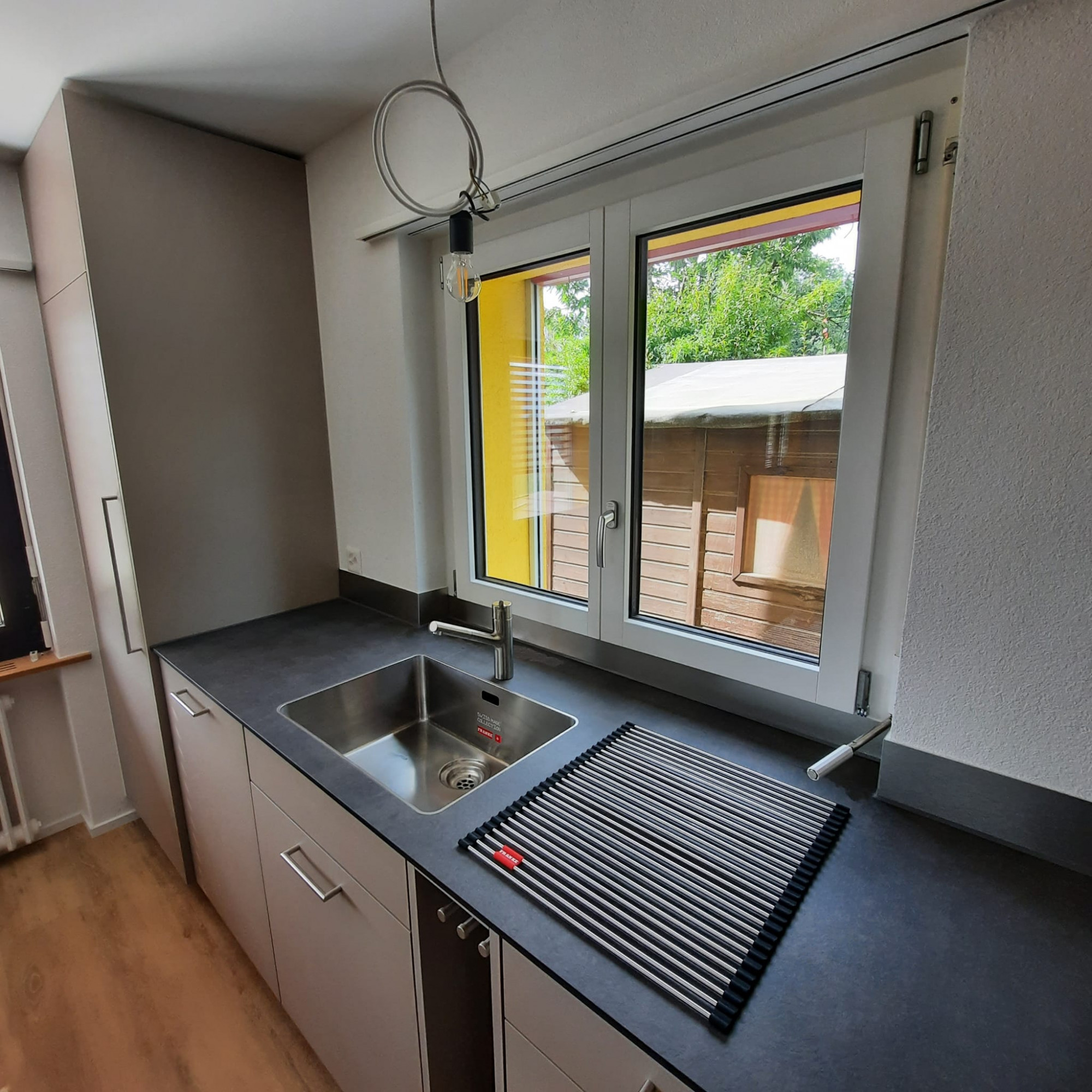 Küche, Reduit, Boden und Fenster - alles aus einer Hand